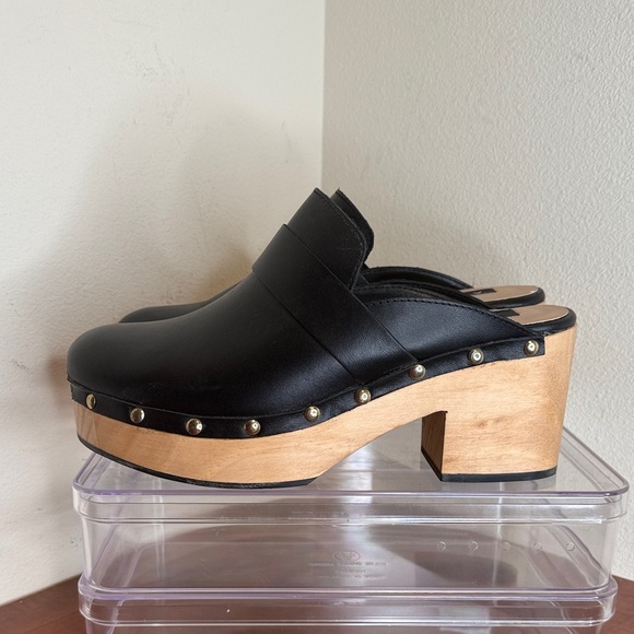 Aqua | Shoes | Aqua Womens Soho Black Leather Clogs With Studded Wooden ...